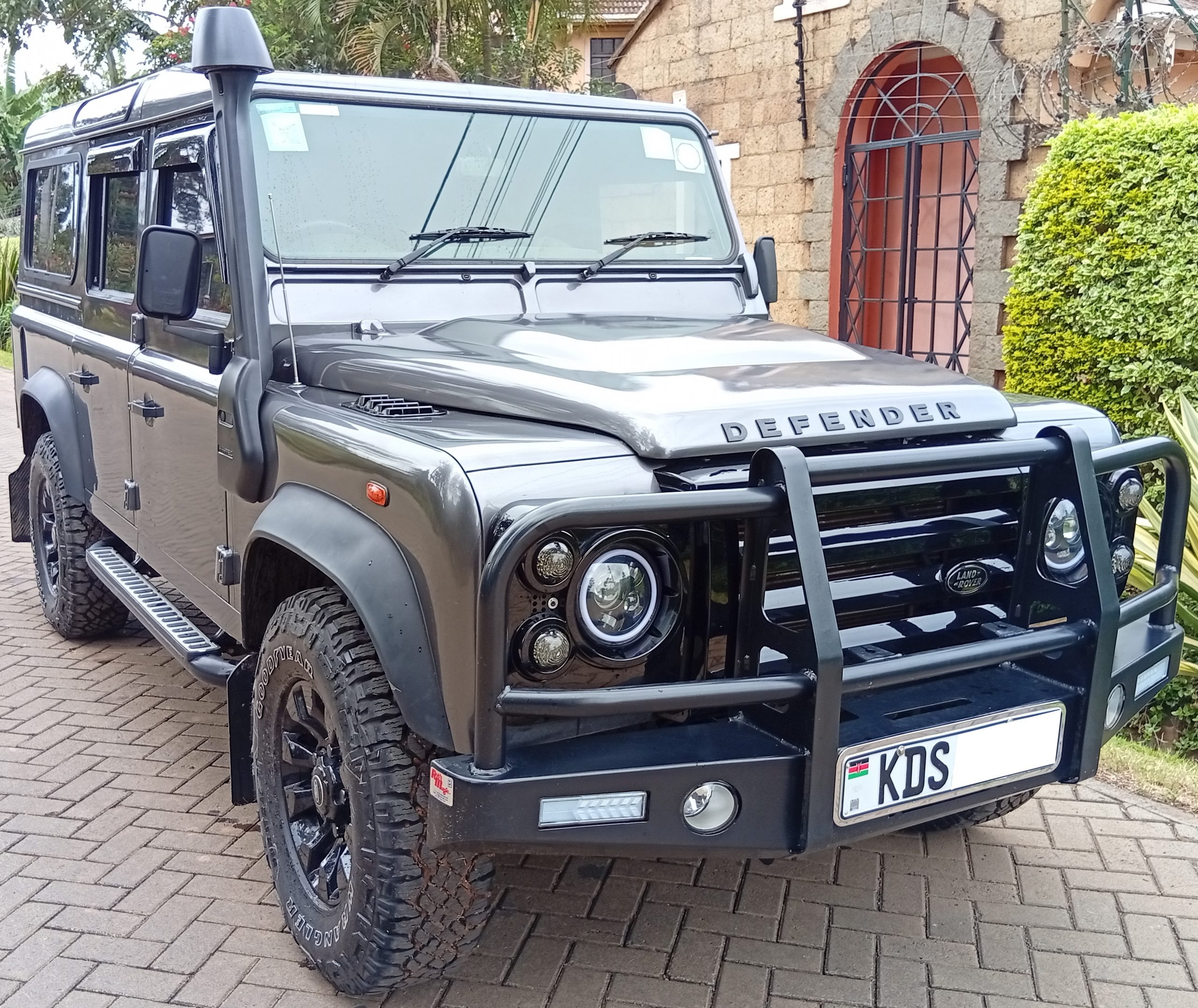 Land Rover Defender 110 Puma – KDS | Karen