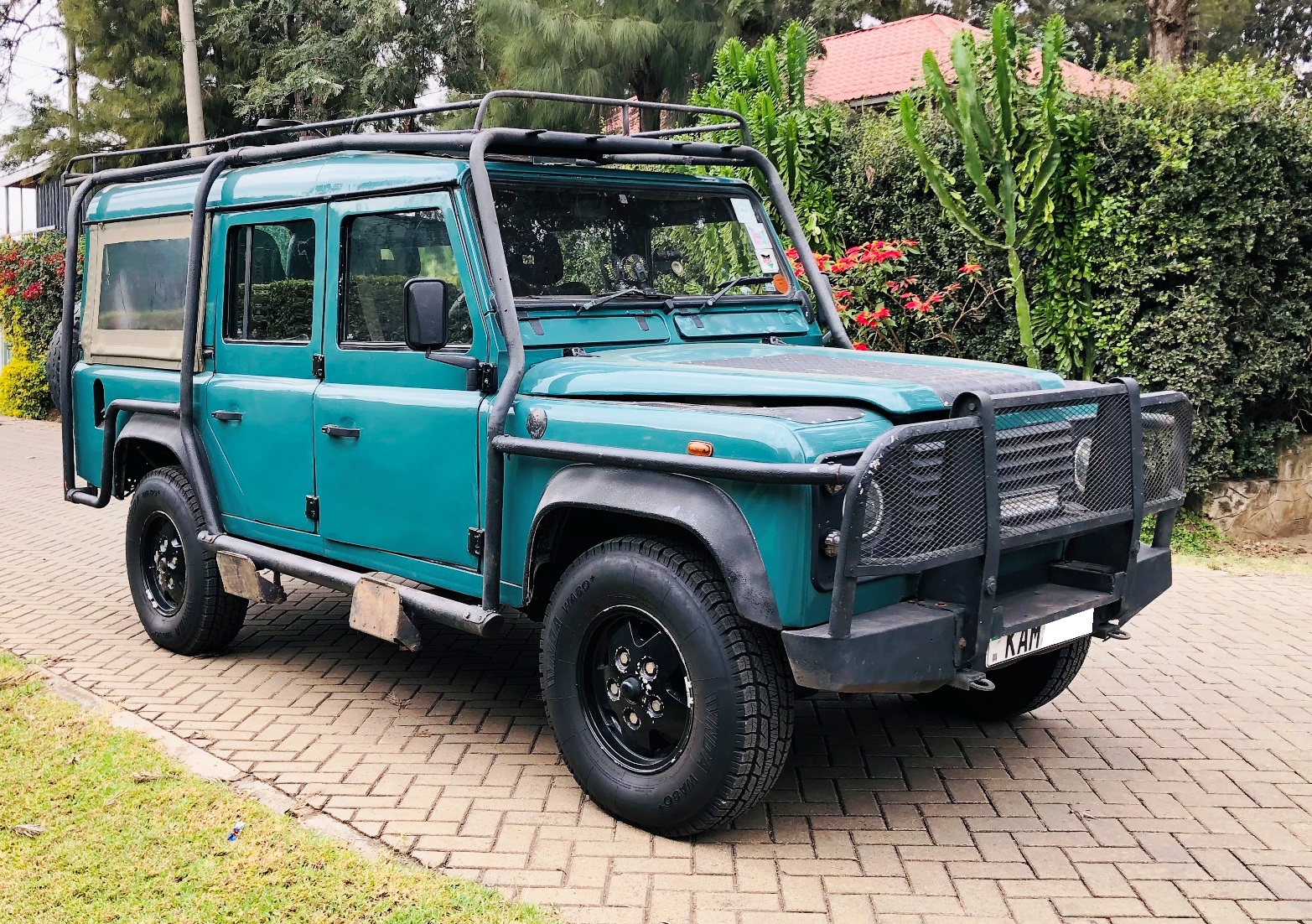 Land Rover Defender 110 – KAM | Karen