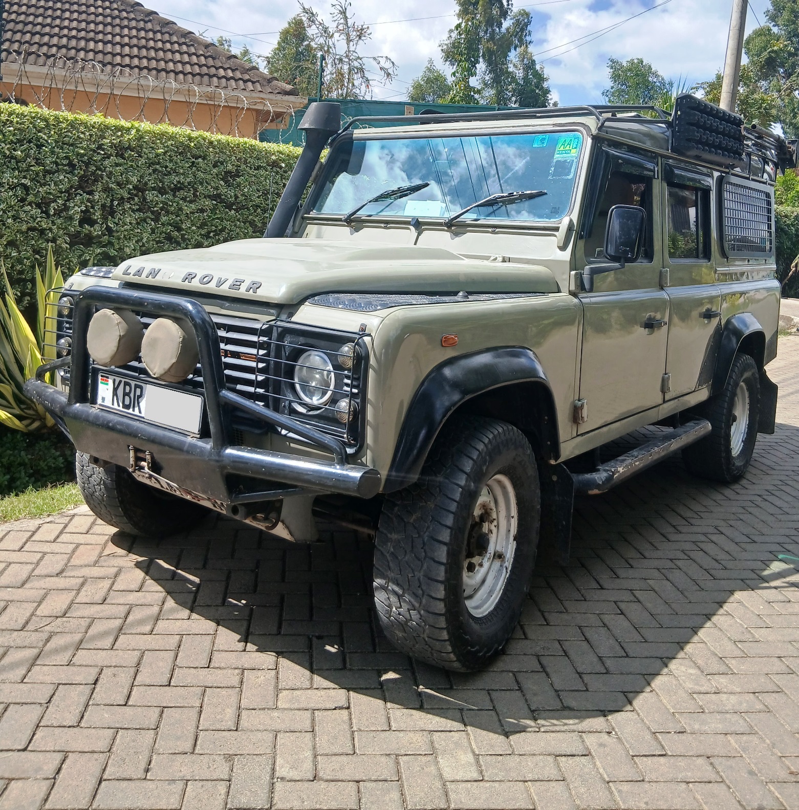 Land Rover Defender 110 Puma – KBR | Karen
