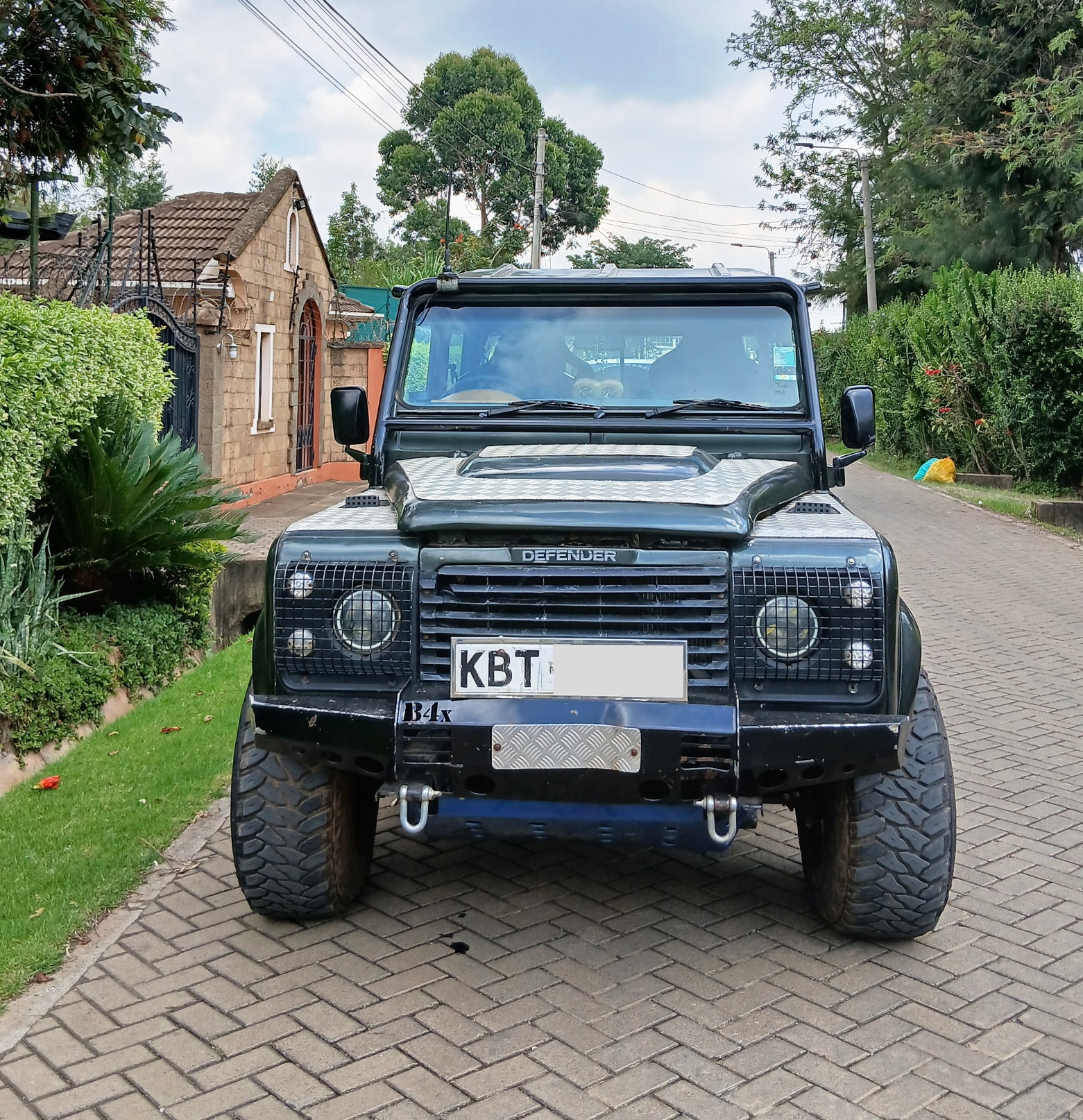 Land Rover Defender Double Cab Pickup – KBT | Karen